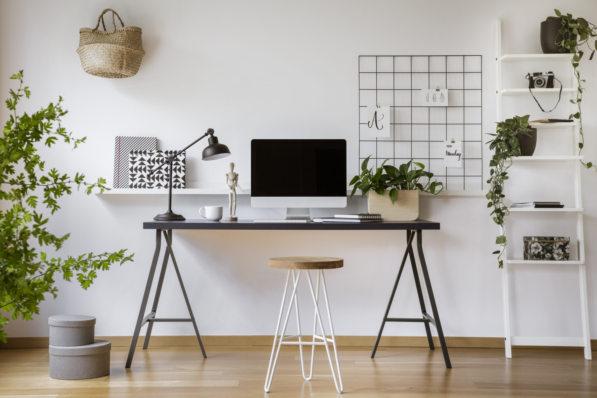 Task Lighting Explained: Practical Light for Focused Activities | Light ...