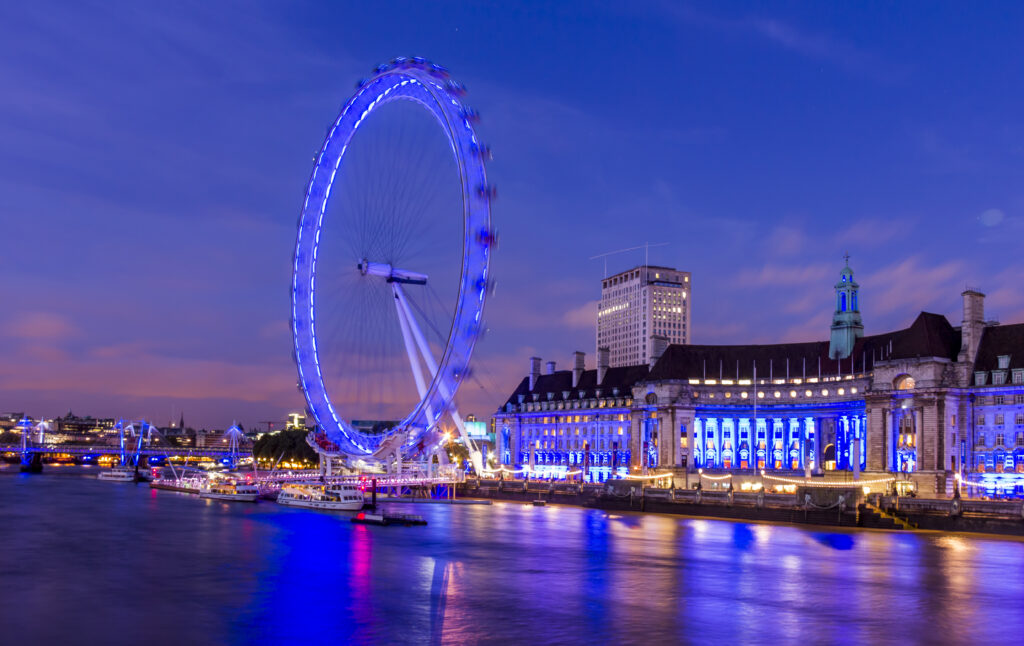 The London Eye: Architecture, Engineering & Dynamic Lighting - Light Ideas