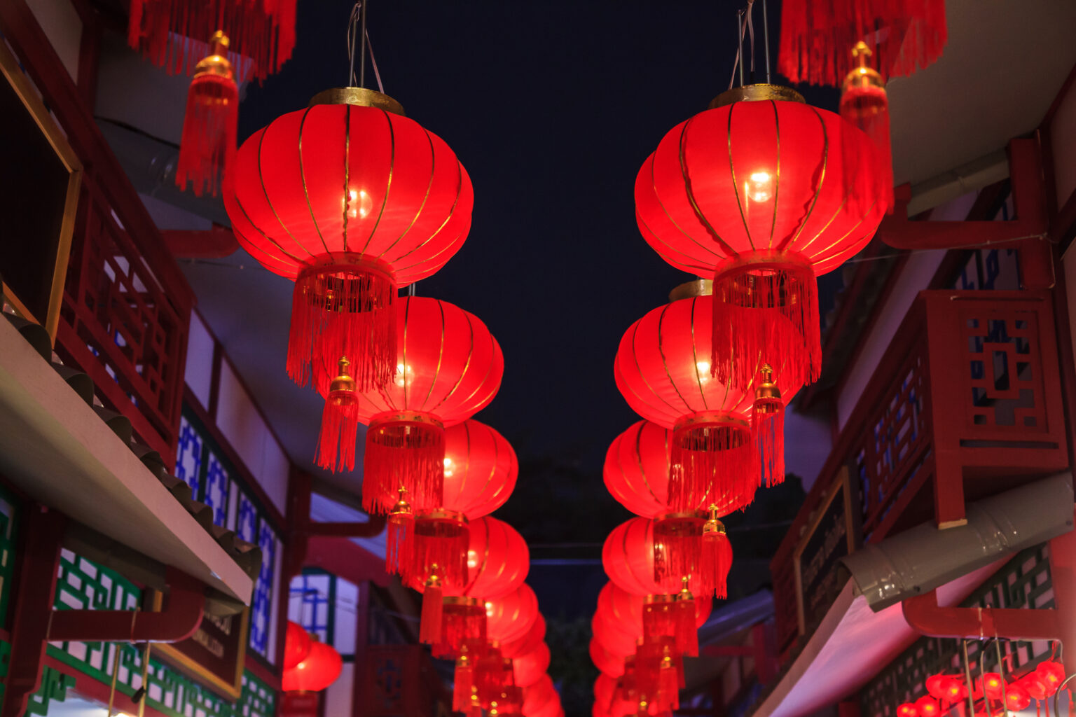 The Chinese Lantern: History, Symbolism & Cultural Significance - Light ...